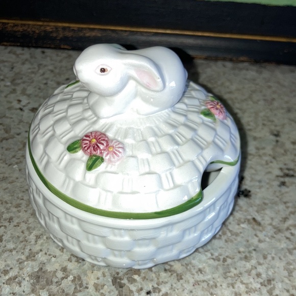 Avon | Dining | Uec Vintage 98s Avon Bunny Collection Bunny Luv Sugar ...